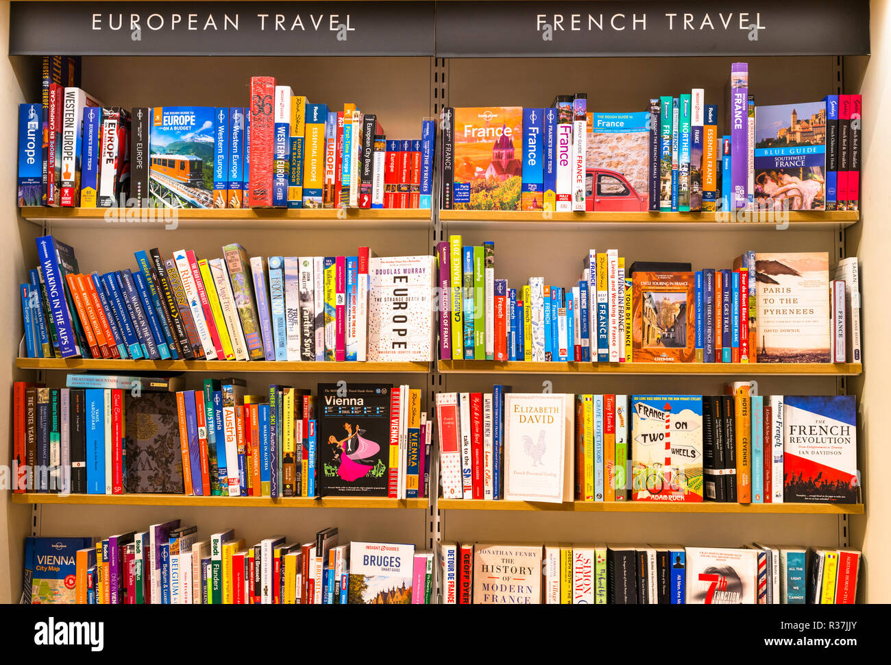 Book store front hi-res stock photography and images - Alamy
