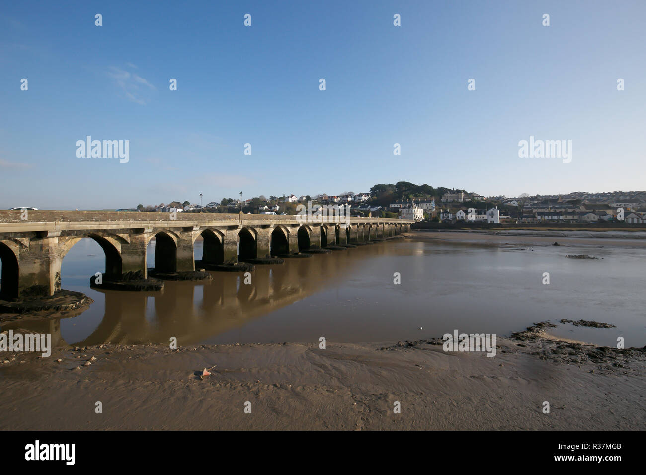 Bridge crossing river torridge bideford hi-res stock photography and ...