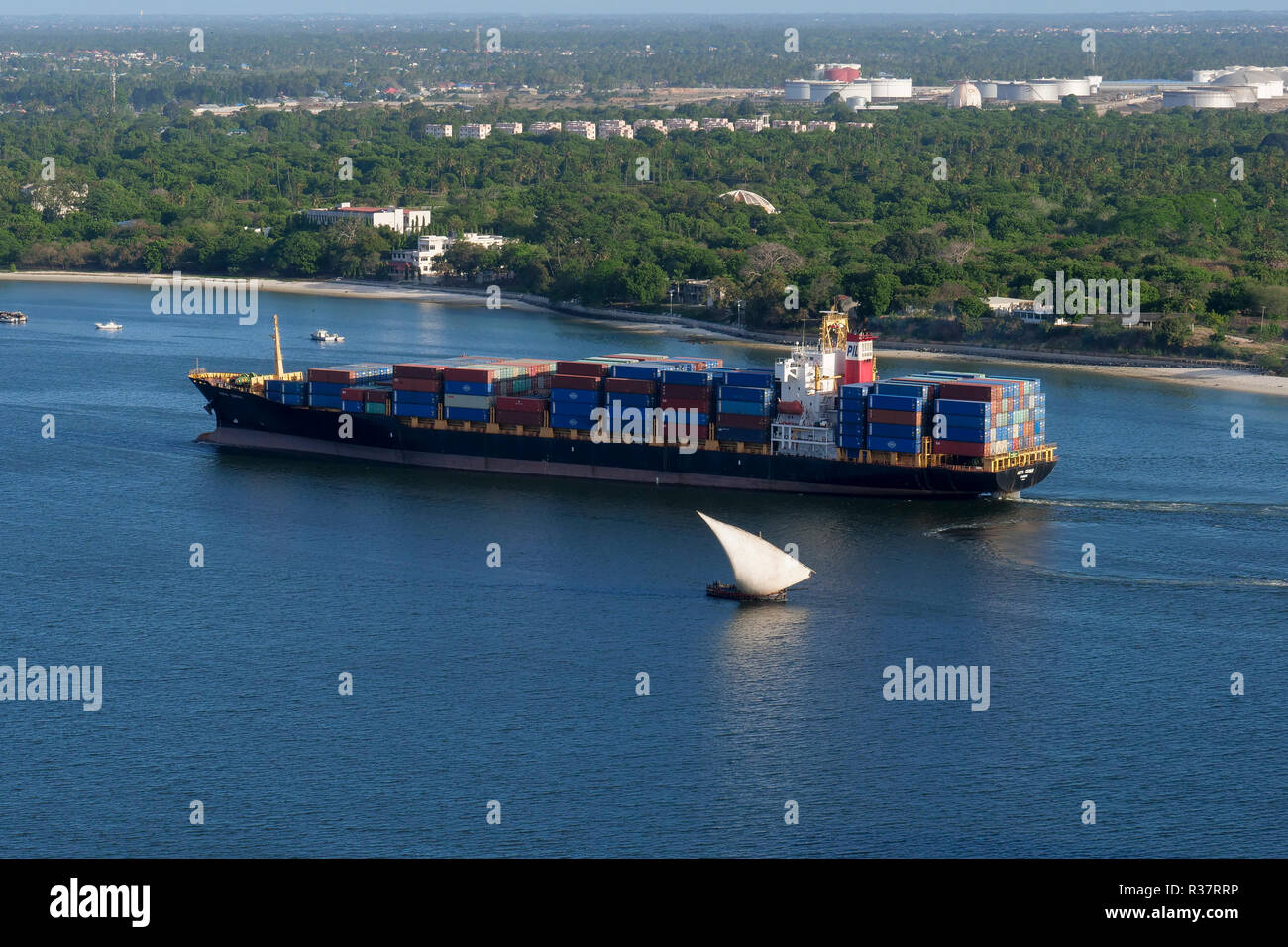Pil ship hi-res stock photography and images - Alamy
