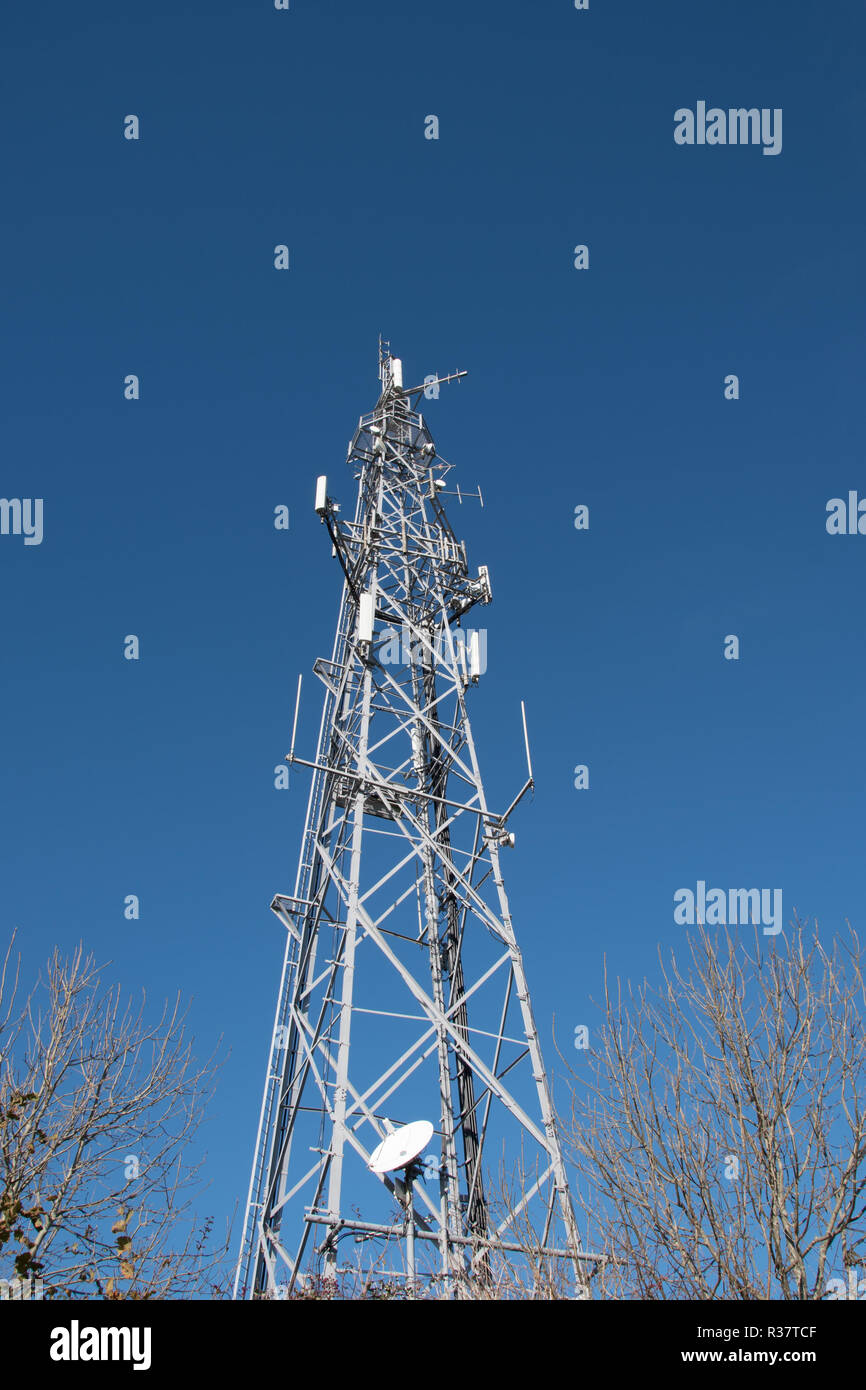 Transmitting tower hi-res stock photography and images - Alamy
