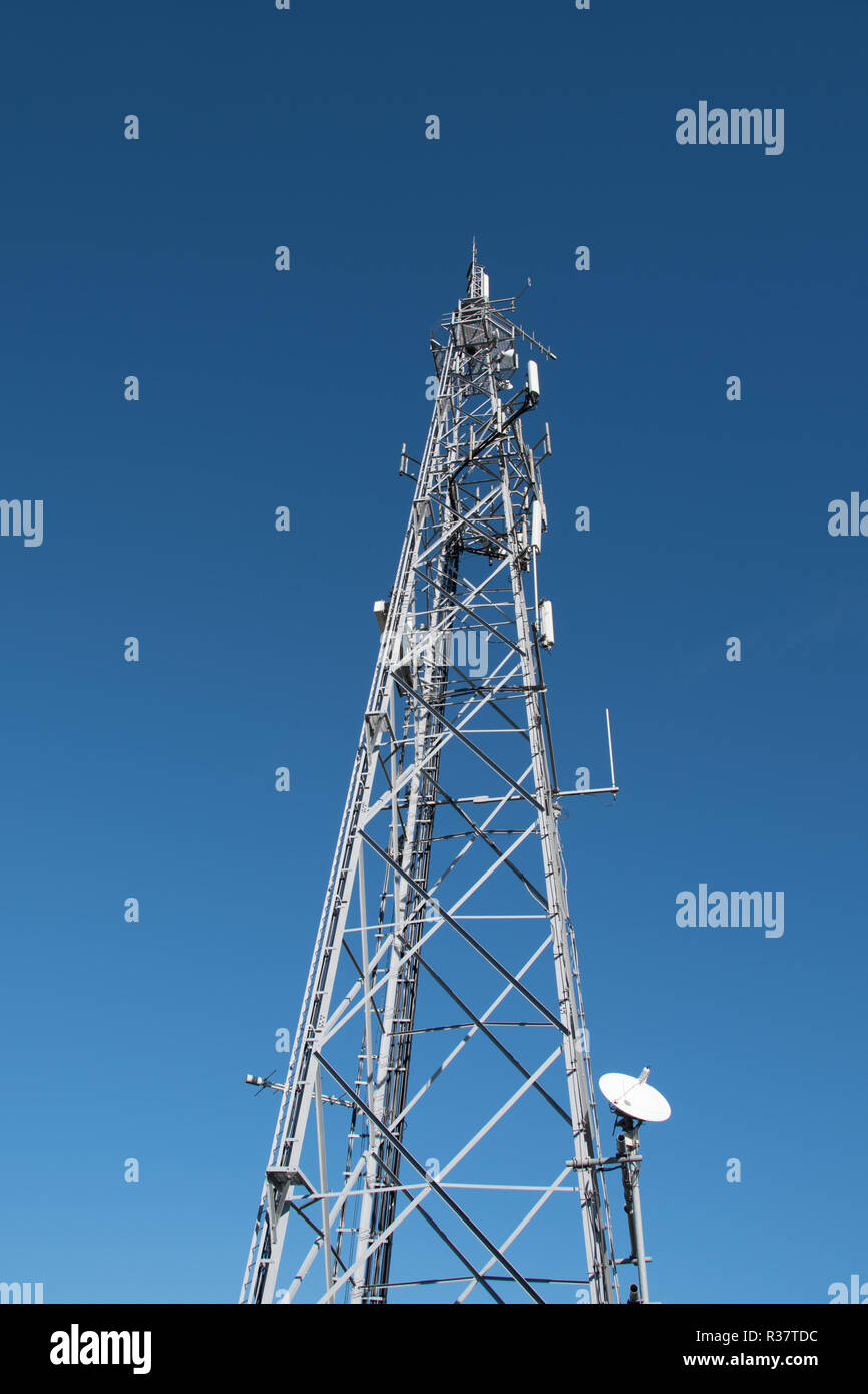 Bridport transmitting tower overlooking the Dorset countryside Stock ...