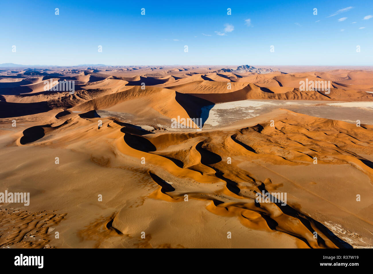 Star dune in the namib desert hi-res stock photography and images - Alamy