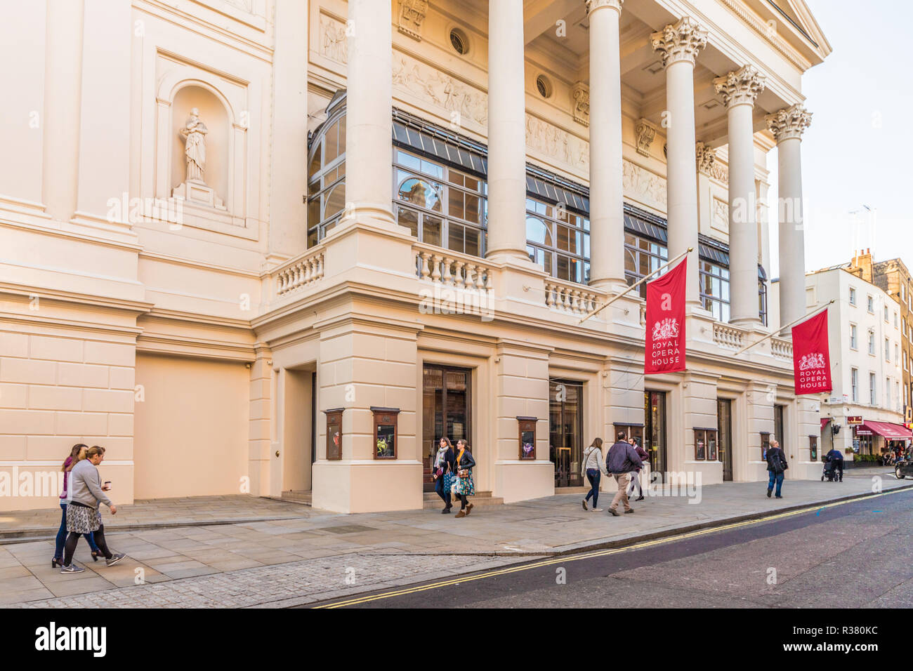 Royal opera house sign london hi-res stock photography and images - Alamy