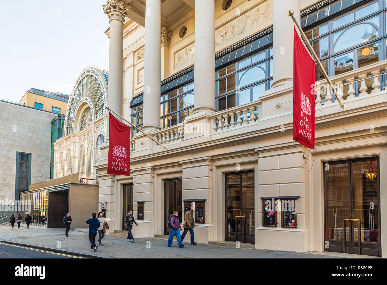 Royal opera house covent garden hi-res stock photography and images - Alamy