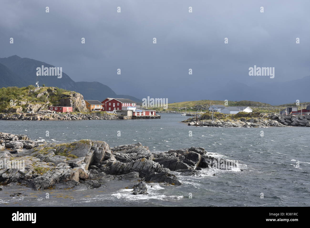 Norwegen, Lofoten, Laukvik, Laukvika, Hafen, Pier, Kai, Mole, Steg ...