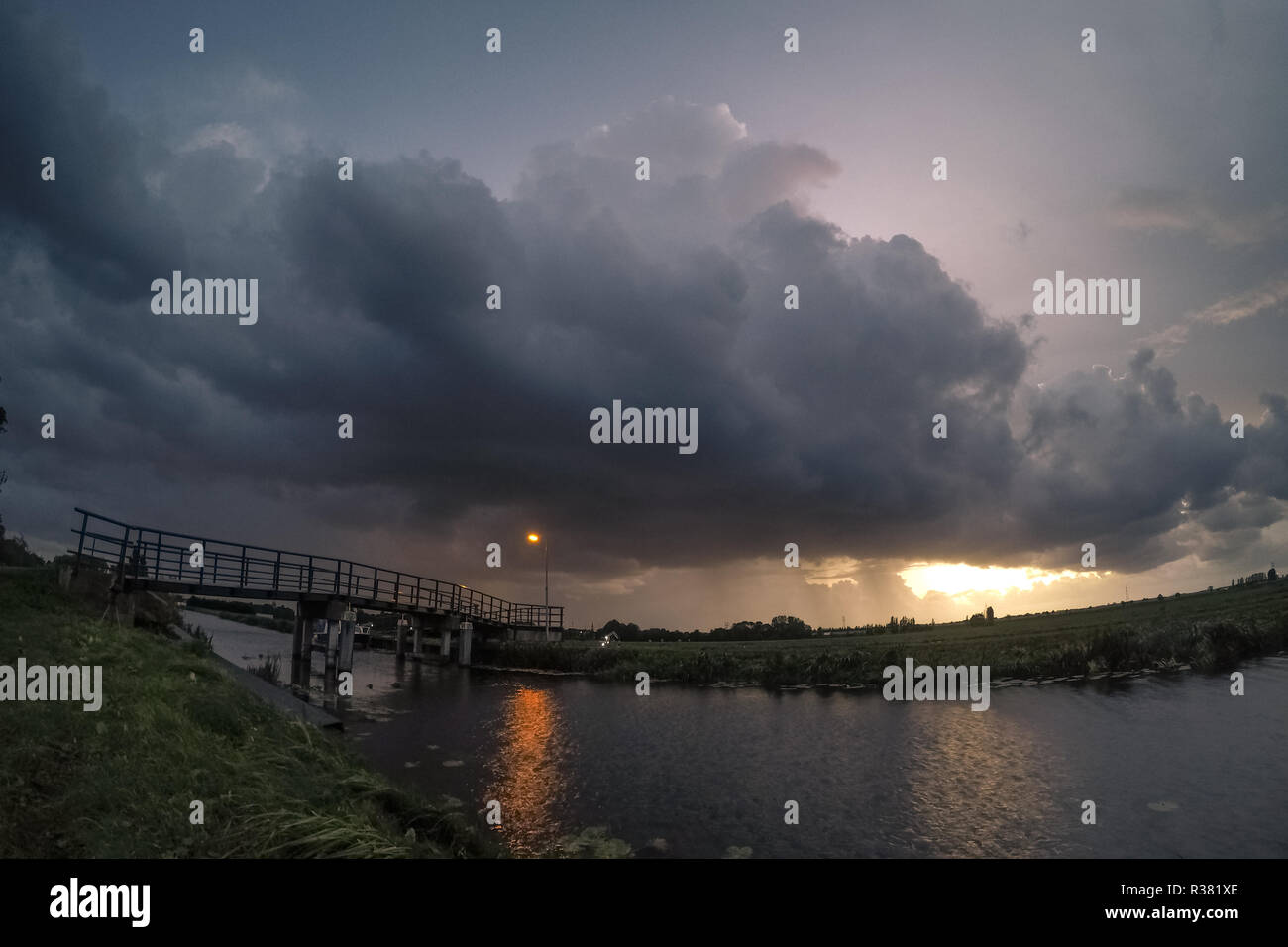 Thunderstorm rain bridge hi-res stock photography and images - Alamy