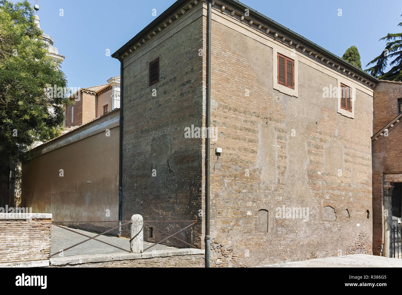 St clement basilica hi-res stock photography and images - Alamy
