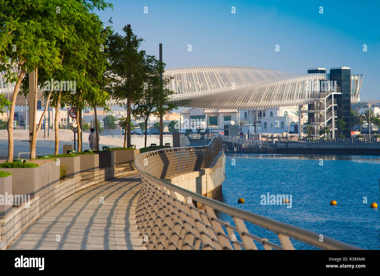 Dubai water canal hi-res stock photography and images - Alamy