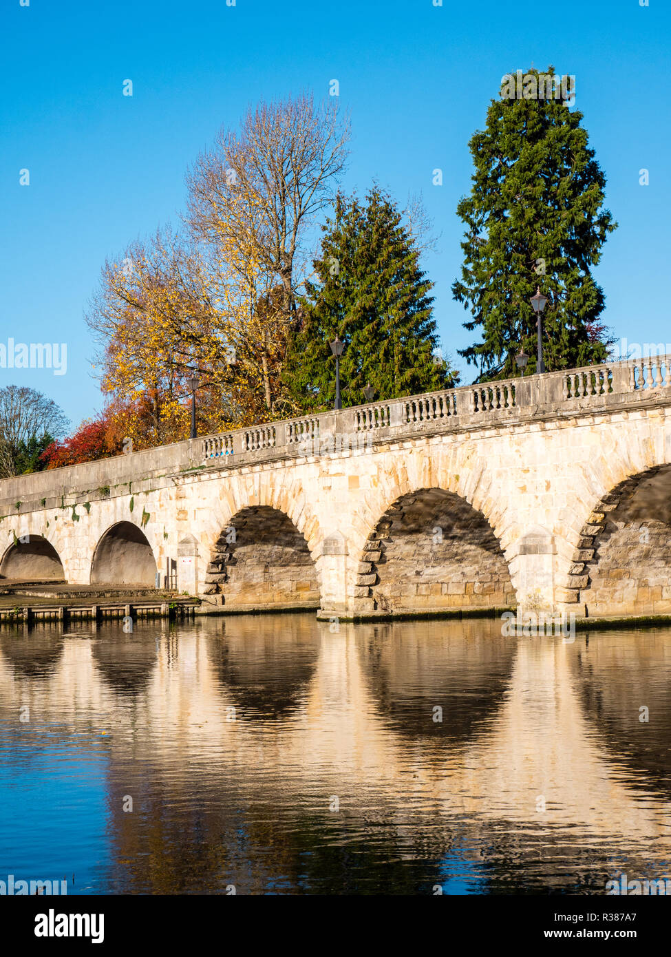 Maidenhead bridge river hi-res stock photography and images - Alamy