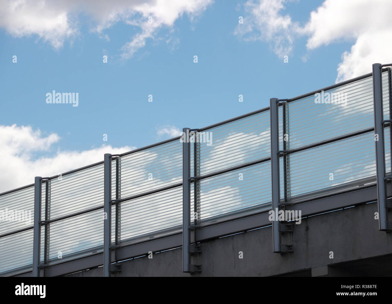 Glass lookout railing hi-res stock photography and images - Alamy