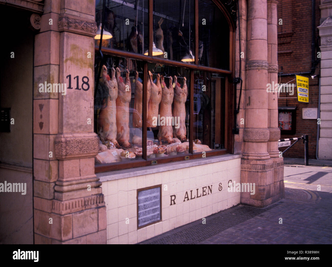 NOT 809104 LONDON ENGLAND R. Allen &Co Butcher Stock Photo - Alamy