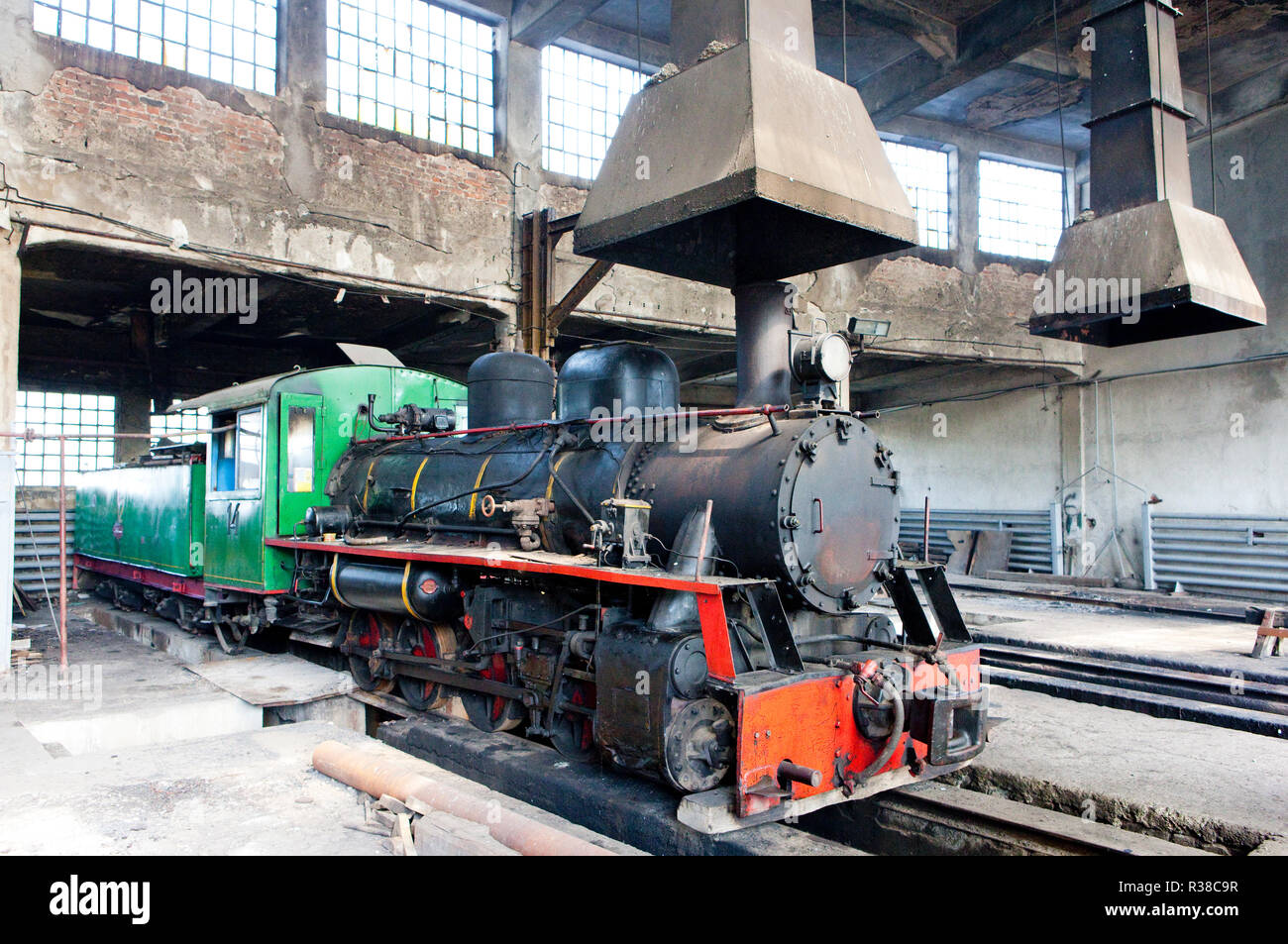Traction rolling stock hi-res stock photography and images - Alamy