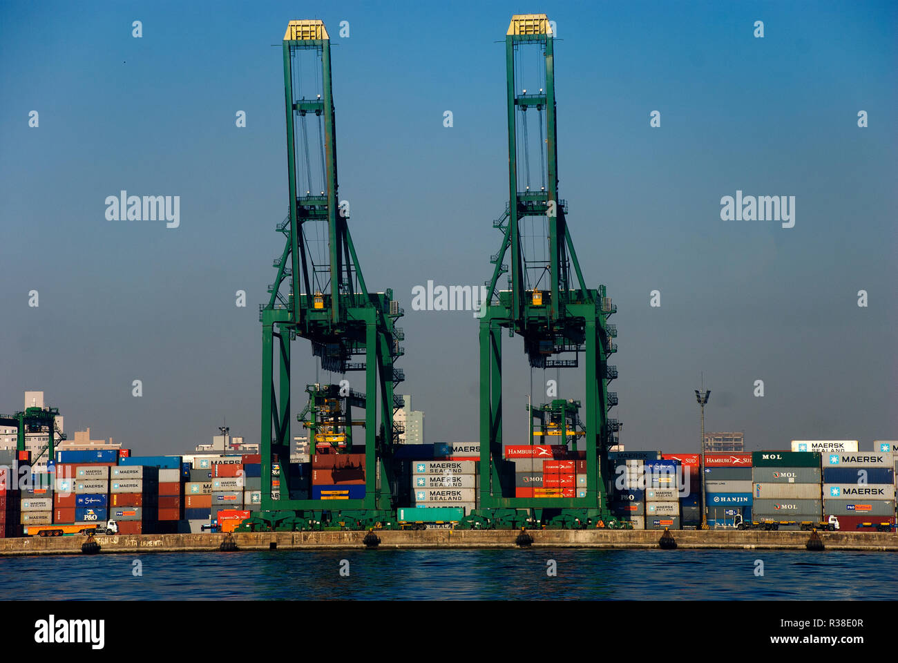 Shipping containers reday to be dispatched in Santos port, São Paulo ...