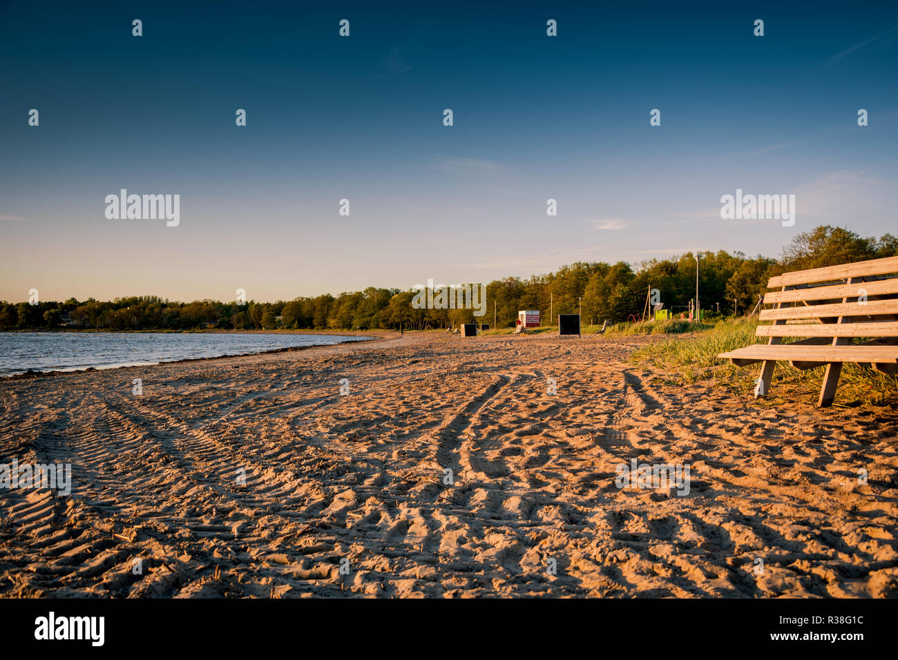 Golden sandy beach texture hi-res stock photography and images - Alamy
