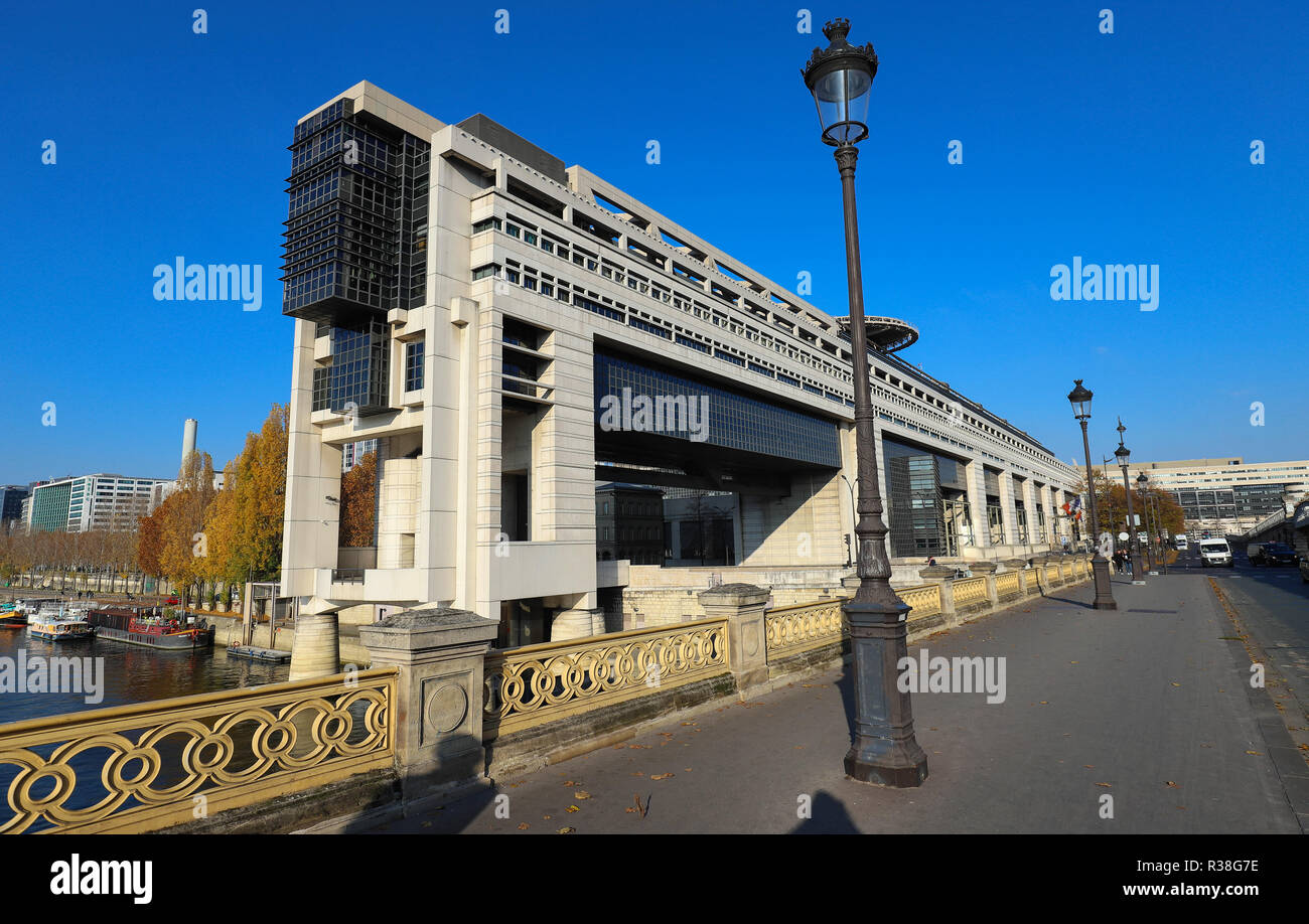 The headquarters of the French Ministry of Finance and Economy is ...