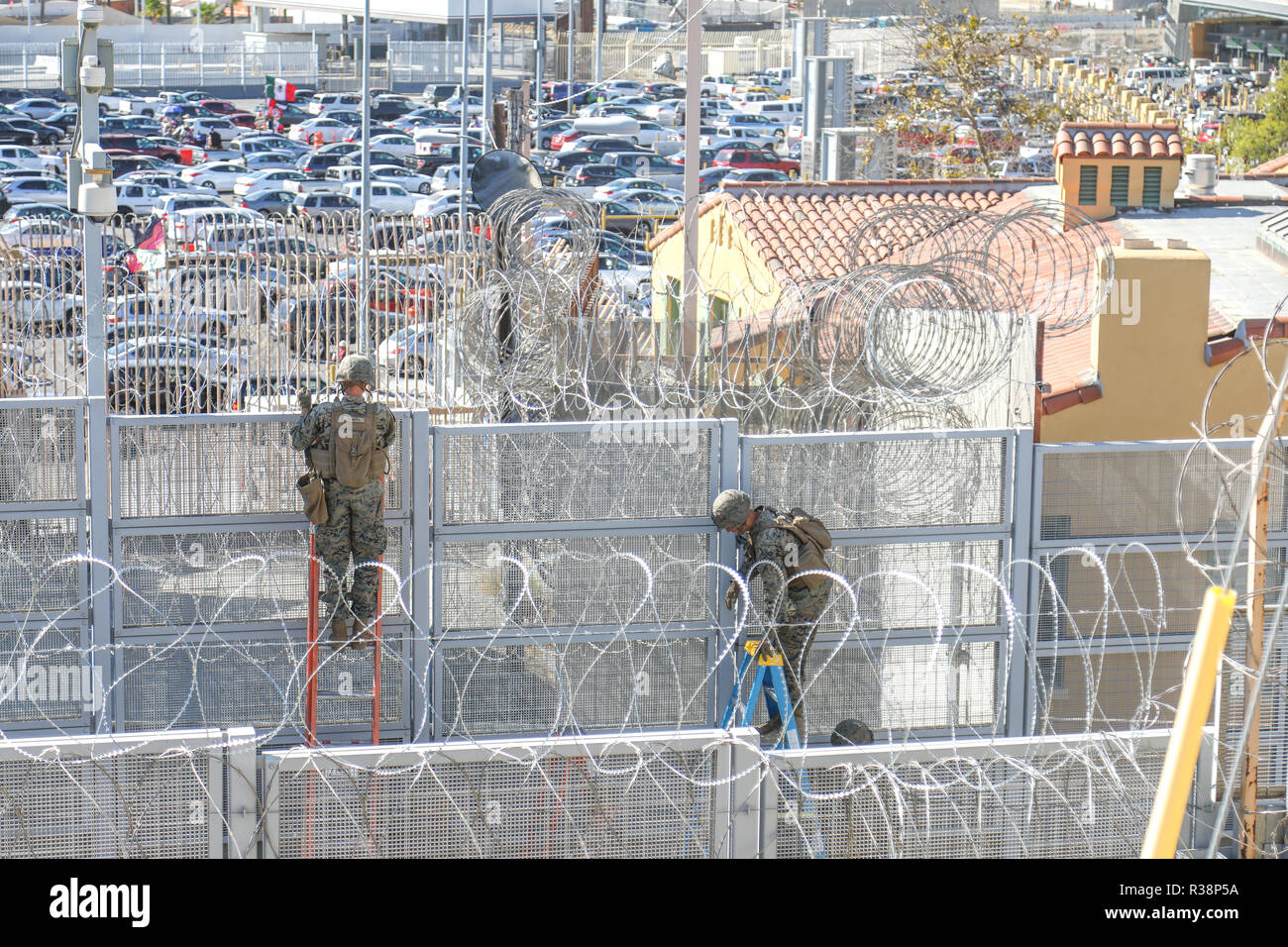 Marines patrol border hi-res stock photography and images - Alamy