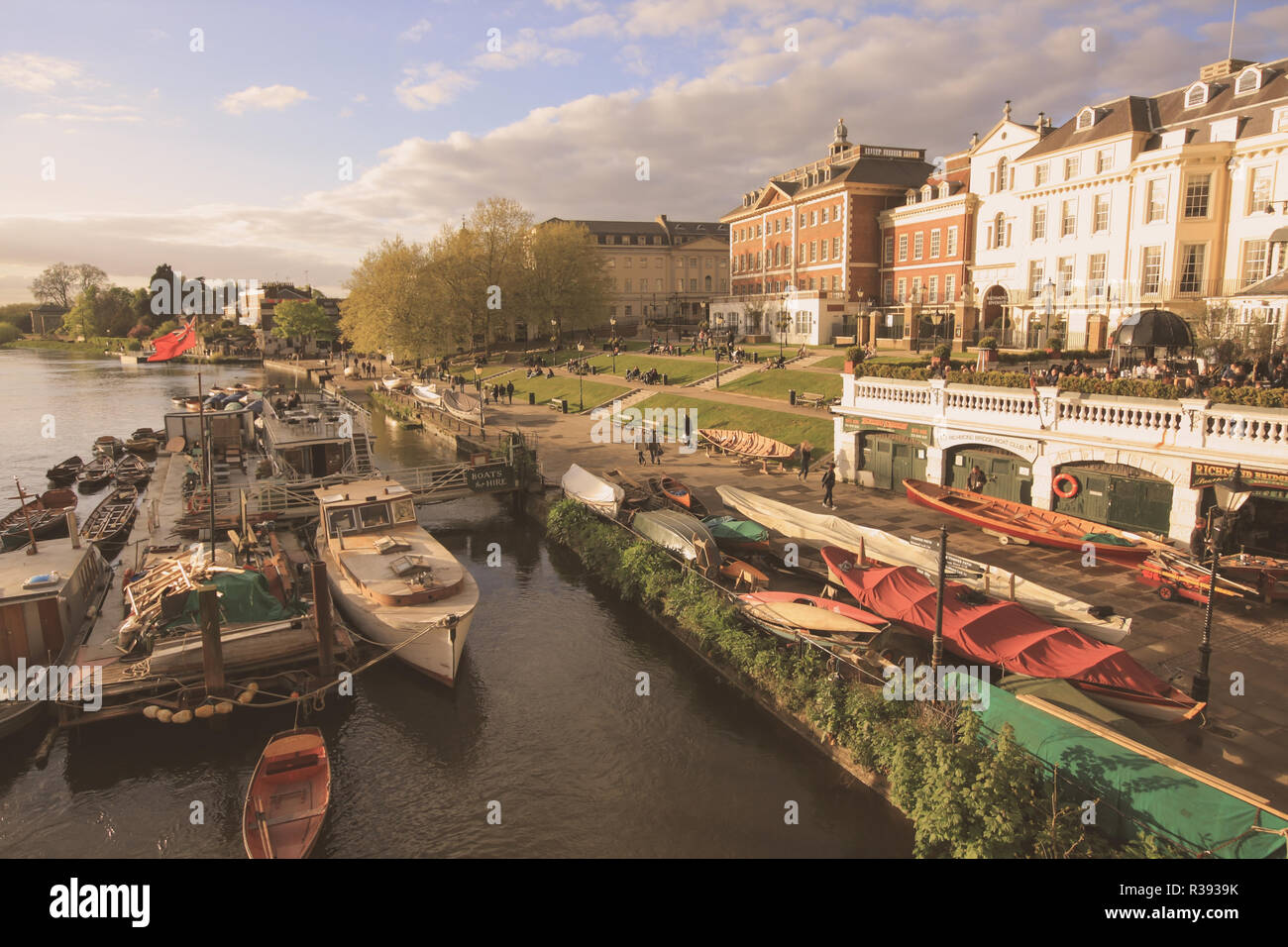 Thames, Riverside, Richmond, London, England Stock Photo - Alamy