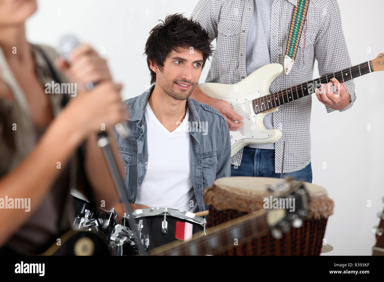 Blue boy band singing hi-res stock photography and images - Alamy