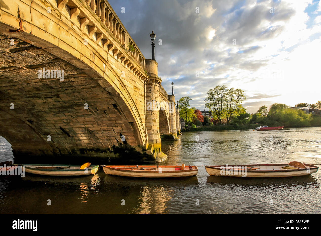 Richmond bridge old london hi-res stock photography and images - Alamy