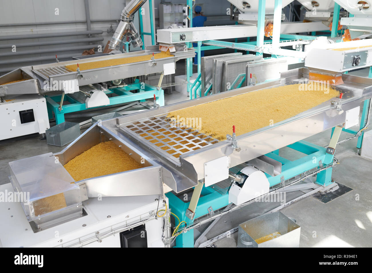 Food Production Assembly Line Stock Photos & Food Production Assembly ...