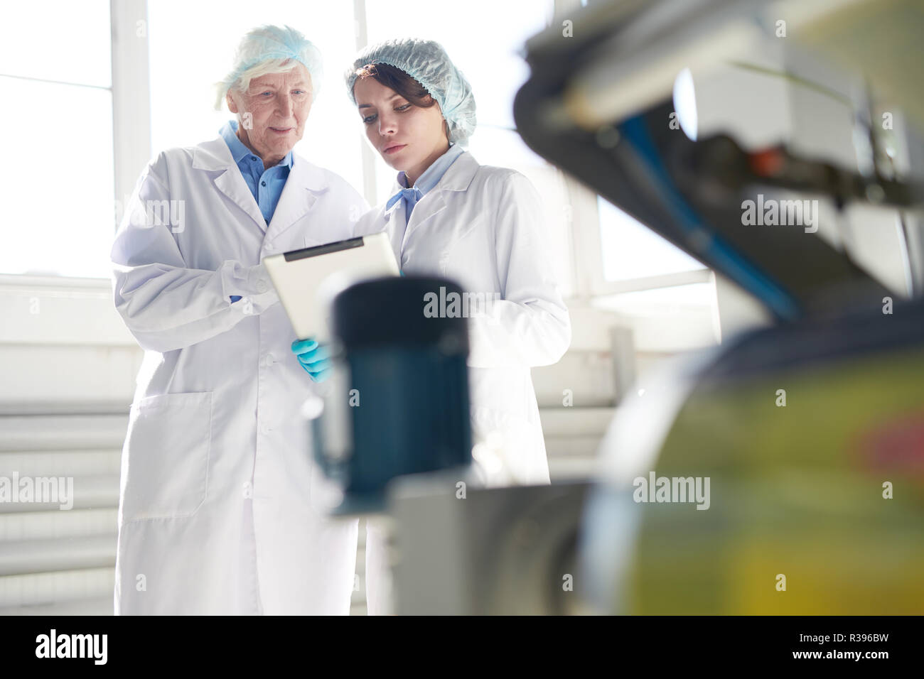 Old lab machine hi-res stock photography and images - Alamy