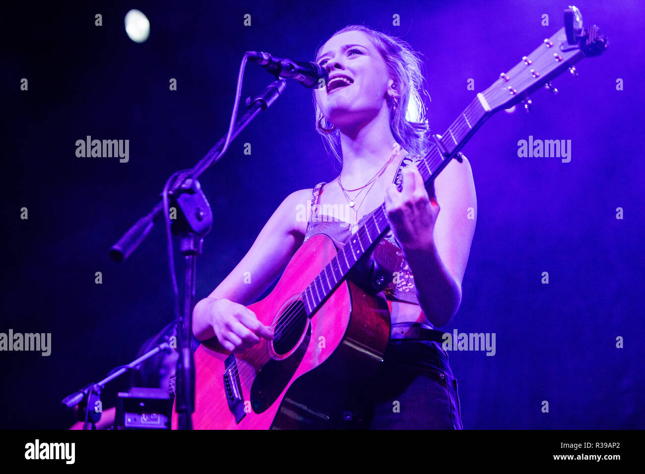 Maisie peters hi-res stock photography and images - Alamy
