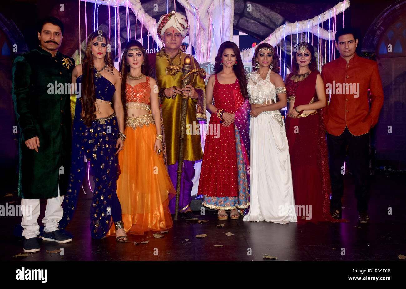 Mumbai, India. 21st Nov, 2018. (L-R) Actors Shakti Anand, Shilpa ...