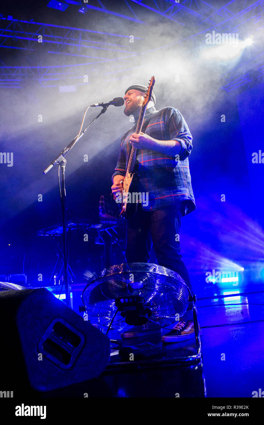 Tom walker singer 2018 hi-res stock photography and images - Alamy