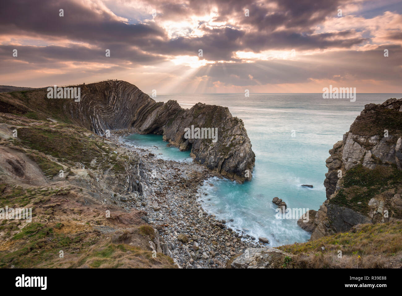 Lulworth Cove, Dorset, UK. 22nd November 2018. UK Weather. Beams of ...