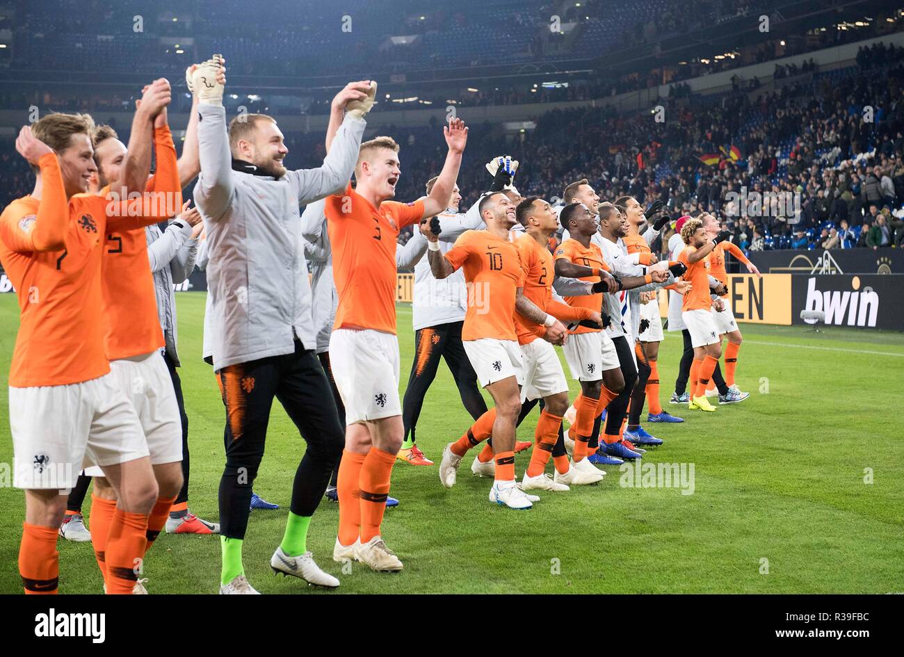 Gelsenkirchen, Deutschland. 19th Nov, 2018. final jubilation Team NED ...