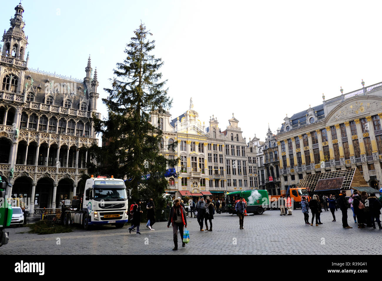 Brussels, Belgium. 22nd November 2018. The installation of the ...