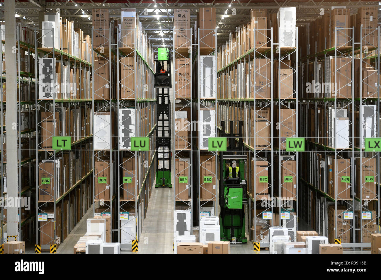 Bergheim, Germany. 22nd Nov, 2018. Electrical appliances are ready for ...