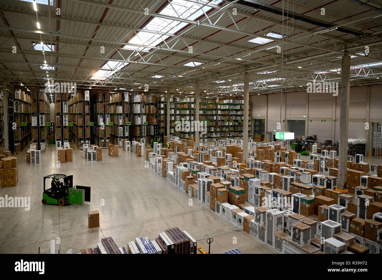 Ao electrical hi-res stock photography and images - Alamy