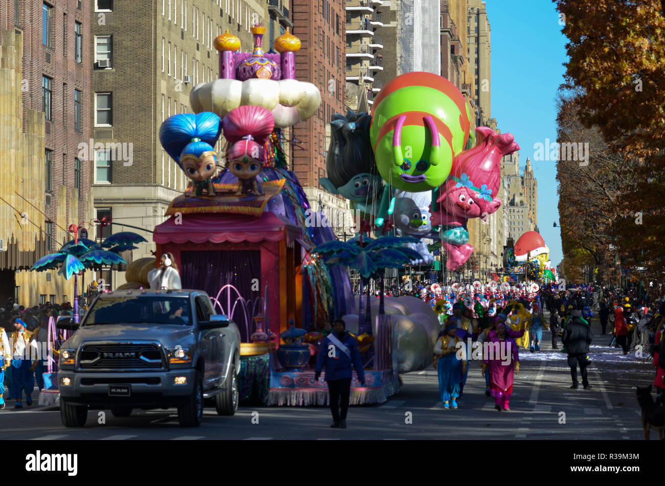 Manhattan, New York, USA. 22nd Nov, 2018. Balloons of different ...