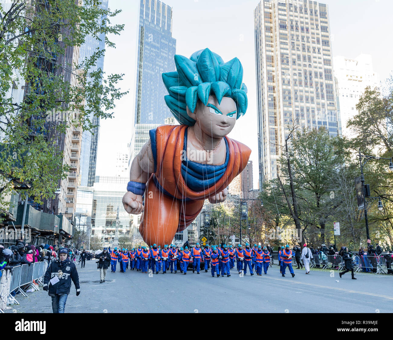 2018 macy's parade goku hi-res stock photography and images - Alamy