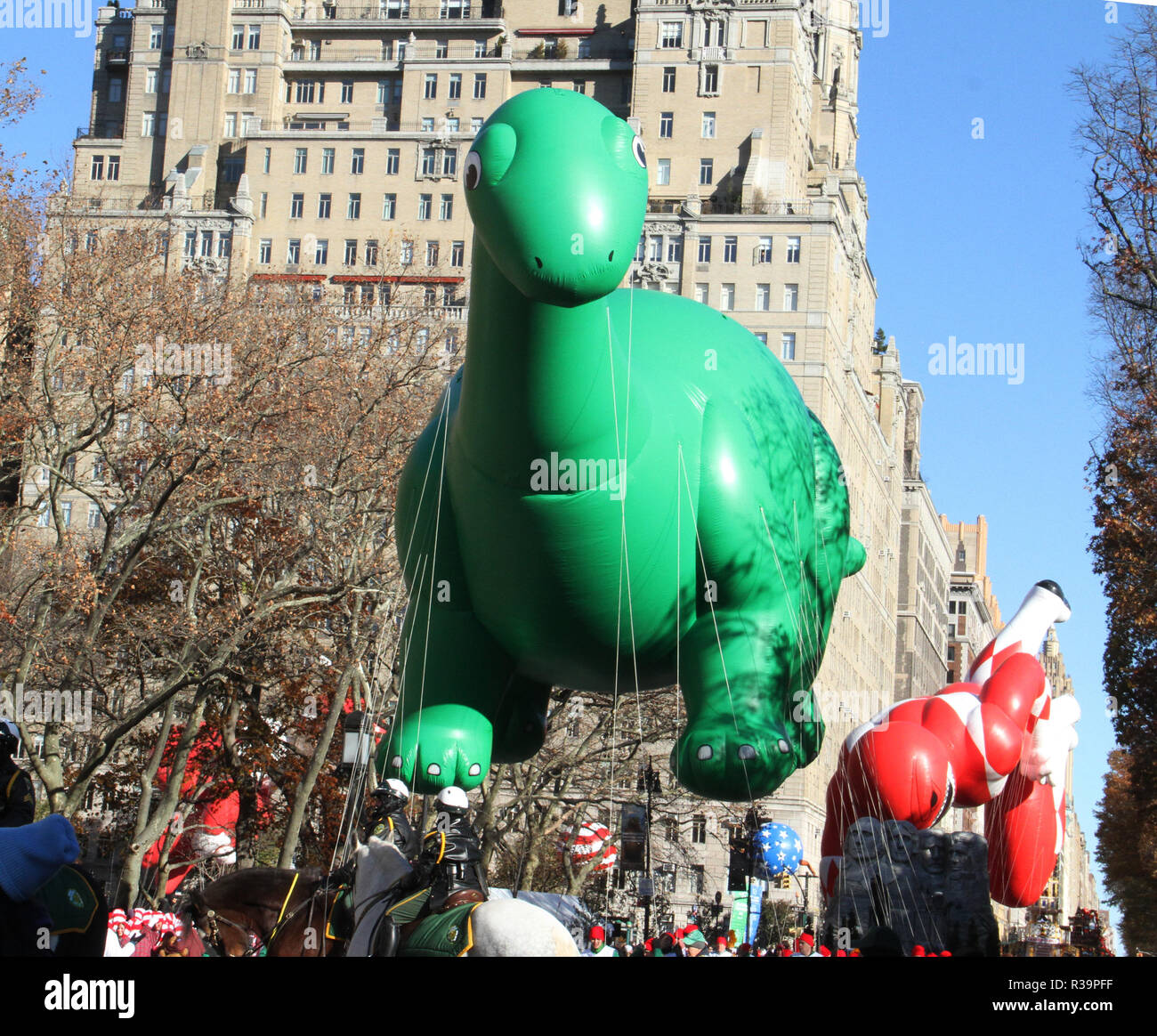 Thanksgiving parade ballon hi-res stock photography and images - Alamy