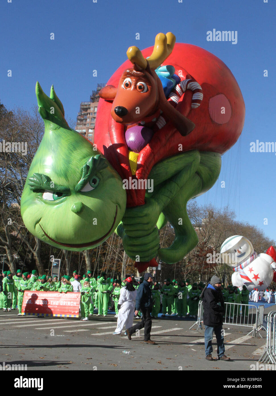 The grinch is in the parade hi-res stock photography and images - Alamy