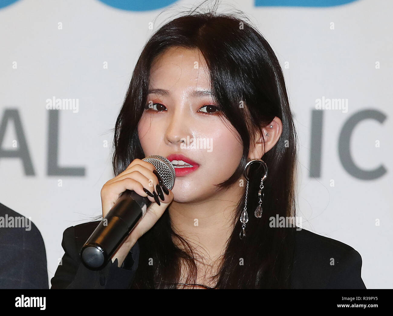 23rd Nov, 2018. S. Korean singer So Yeon South Korean singer So Yeon ...