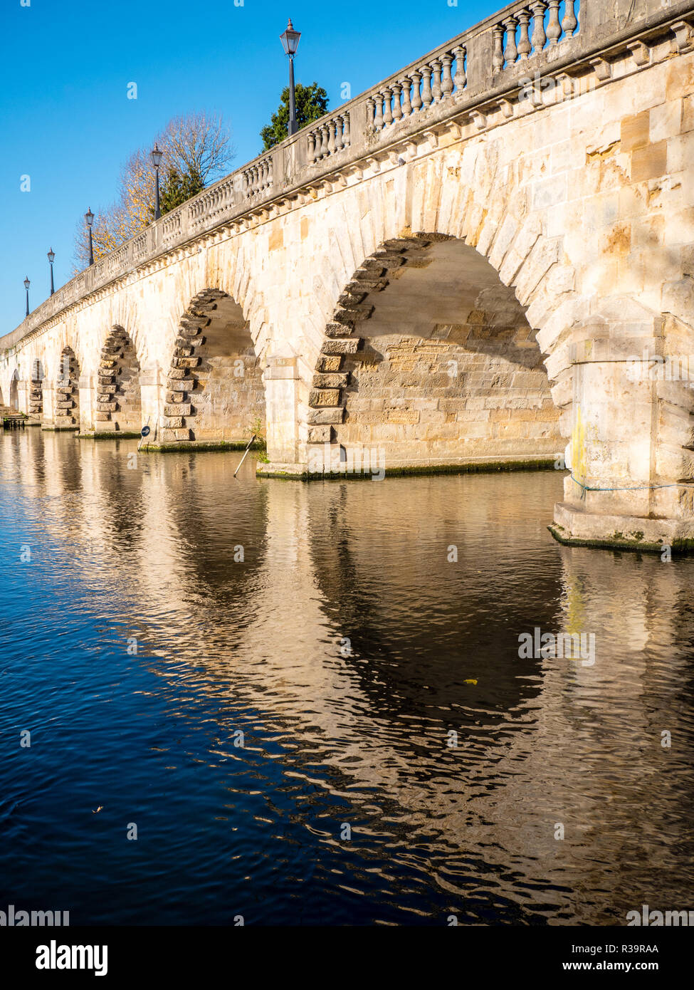Maidenhead bridge river hi-res stock photography and images - Alamy