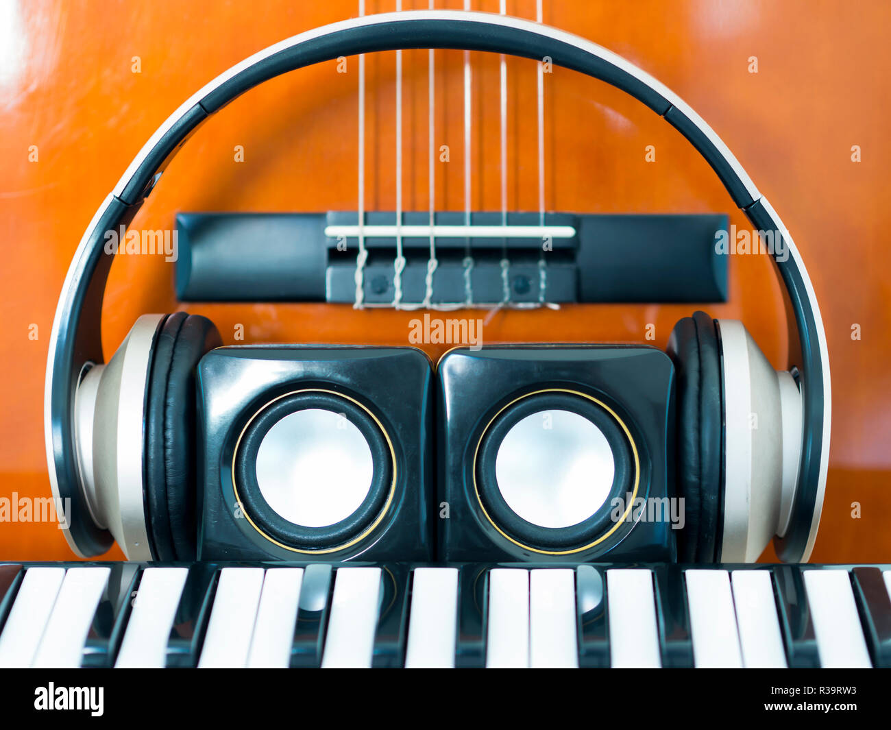Musical instruments collage hi-res stock photography and images - Alamy