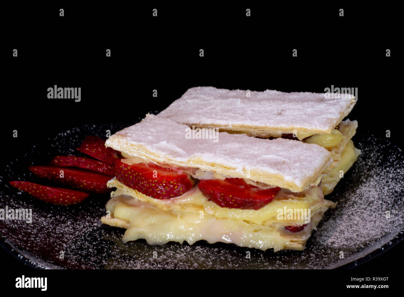 French layered cake hi-res stock photography and images - Alamy