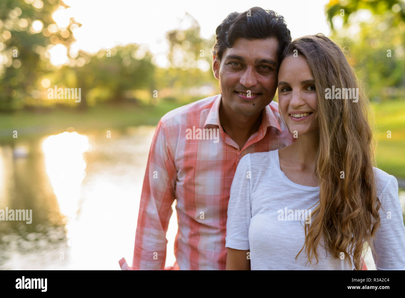 Couple love close hi-res stock photography and images - Alamy