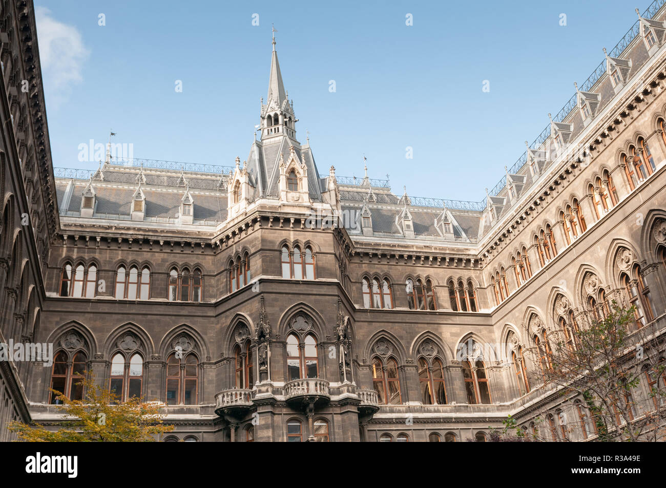 vienna city hall Stock Photo - Alamy