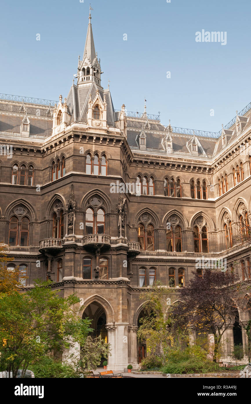 vienna city hall Stock Photo - Alamy