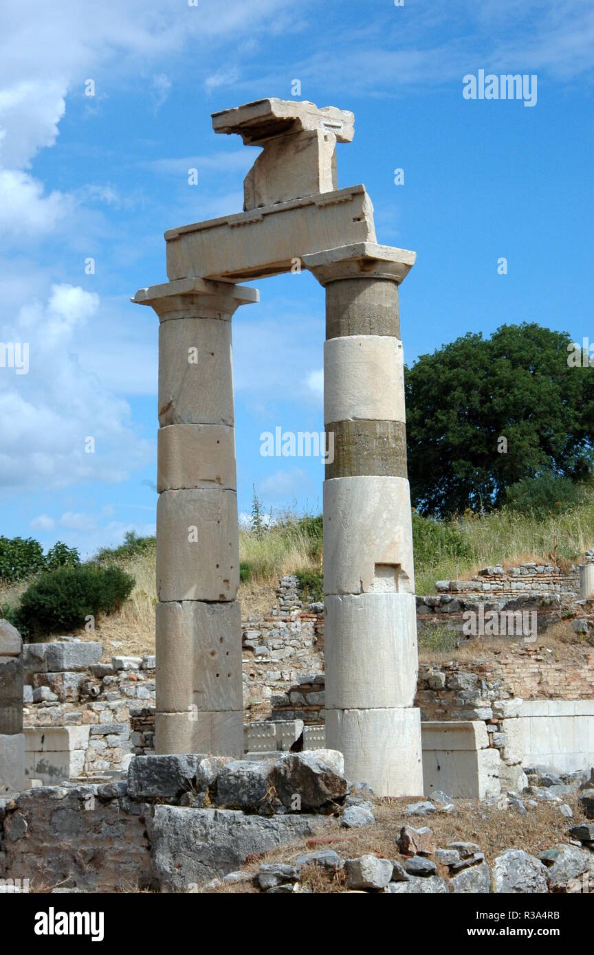 ancient columns in ephesus Stock Photo - Alamy