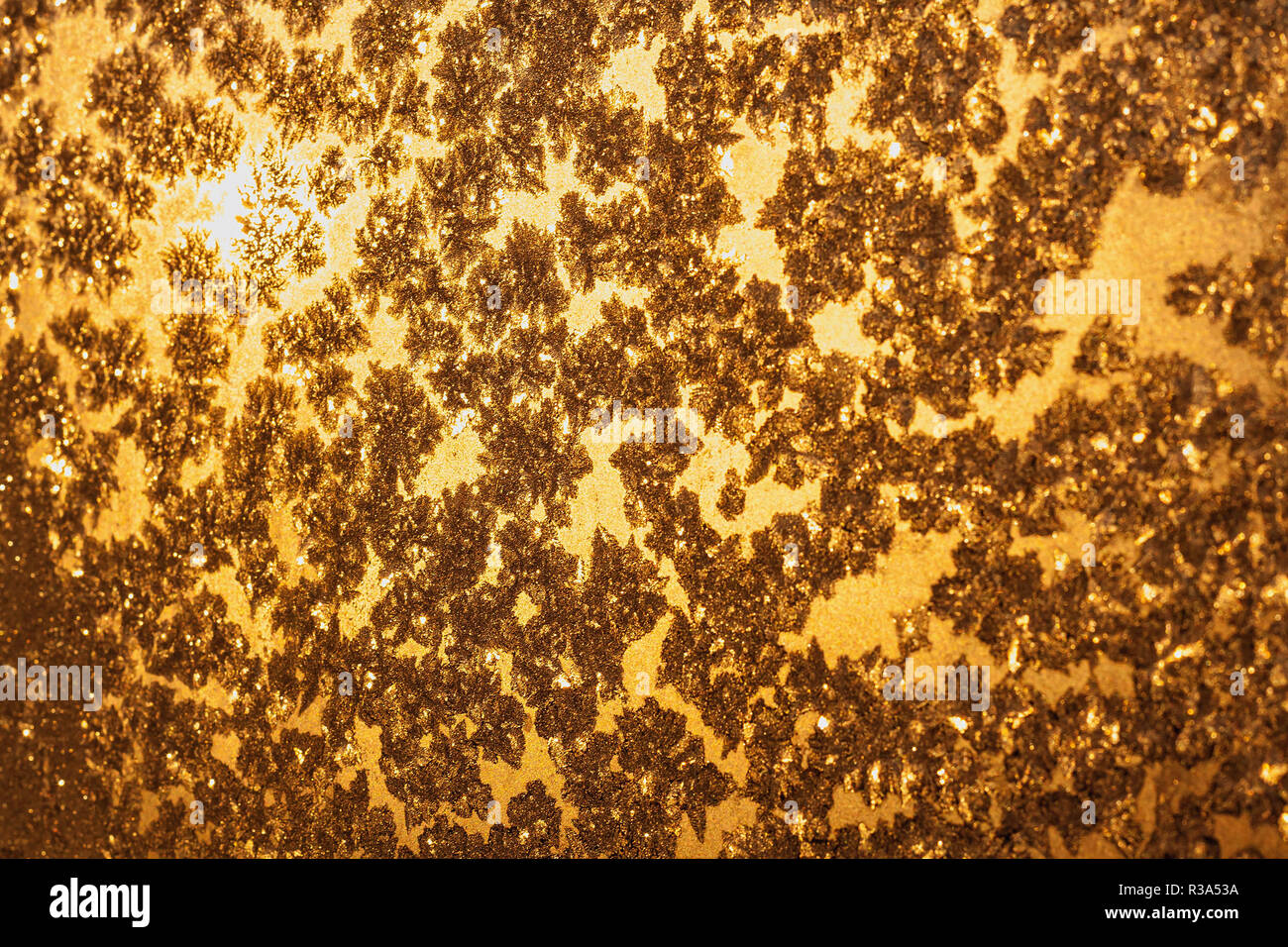 Golden glass pane texture hi-res stock photography and images - Alamy