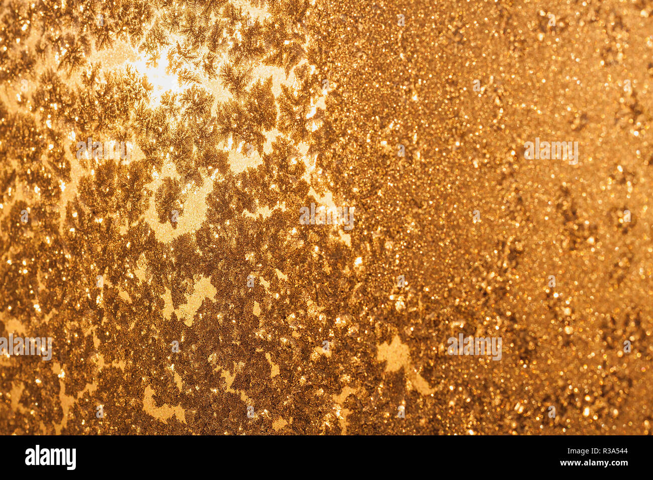 Golden glass pane texture hi-res stock photography and images - Alamy