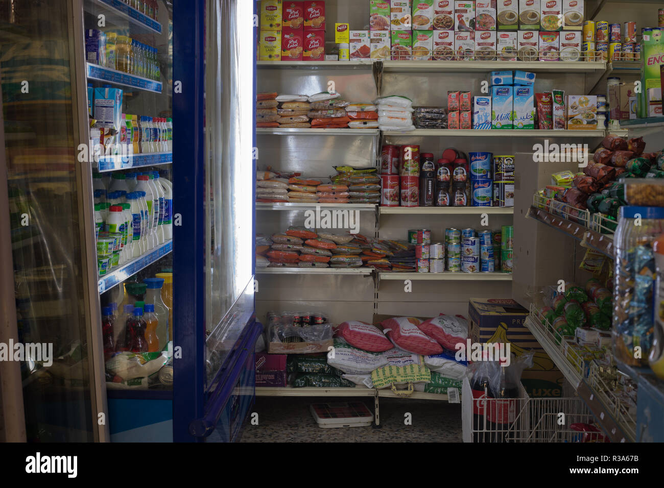 Departmental Store, Grocery shop Stock Photo - Alamy