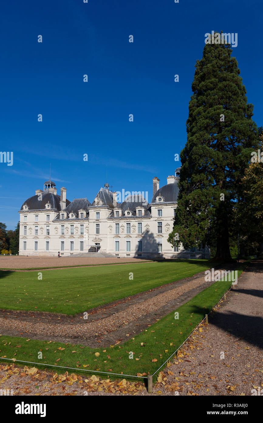 Cheverny village hi-res stock photography and images - Alamy