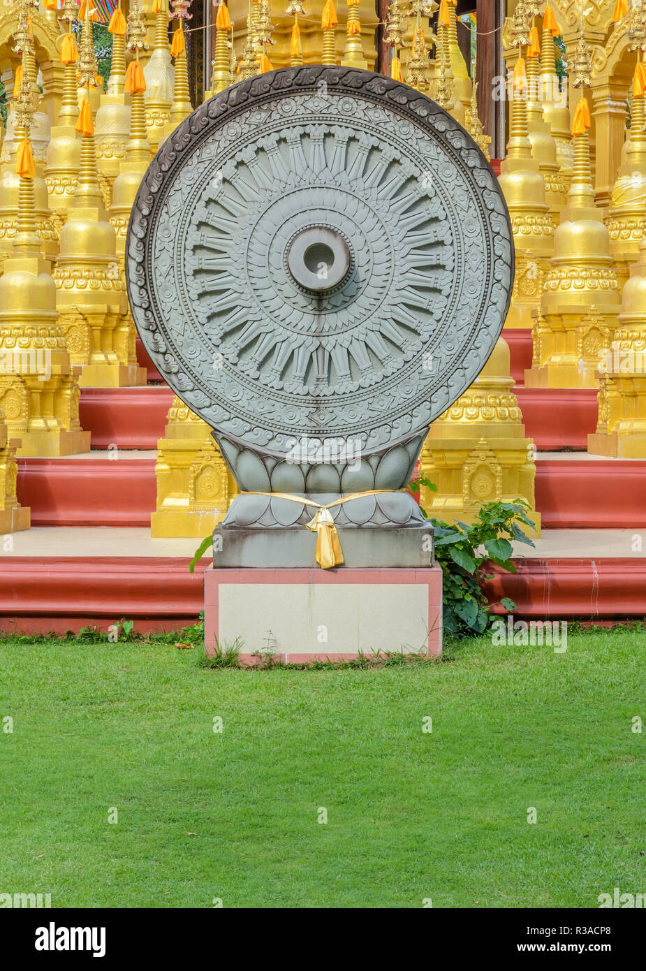 Wheel of dhamma hi-res stock photography and images - Alamy